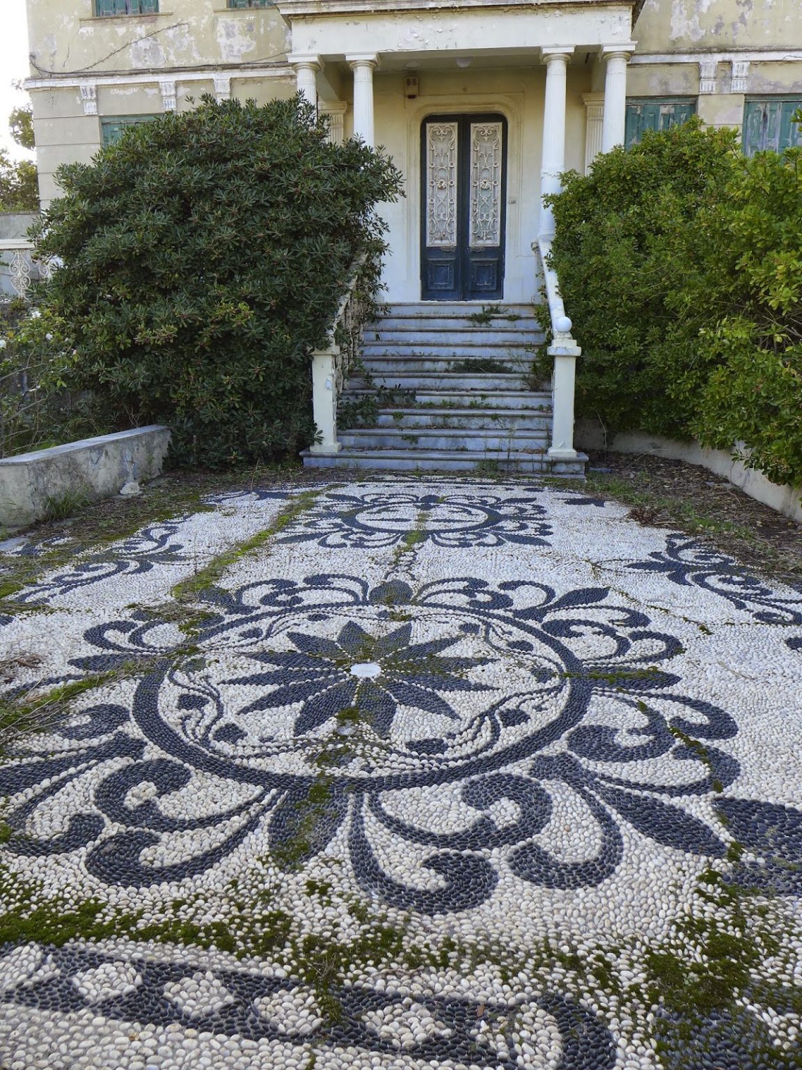 front garden, next steps: pebble mosaic – third story(ies)