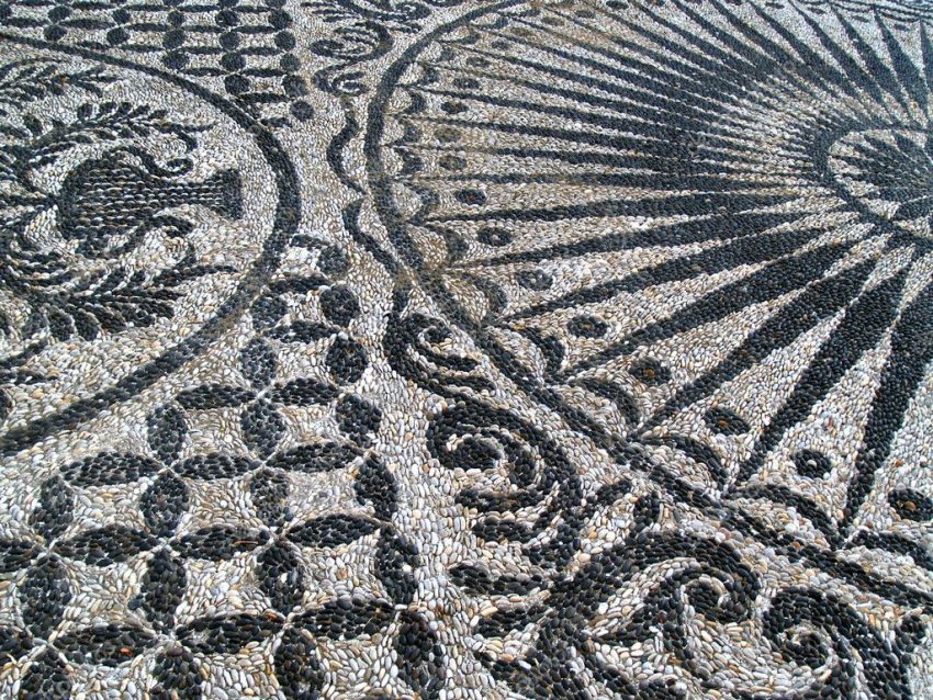 front garden, next steps: pebble mosaic – third story(ies)